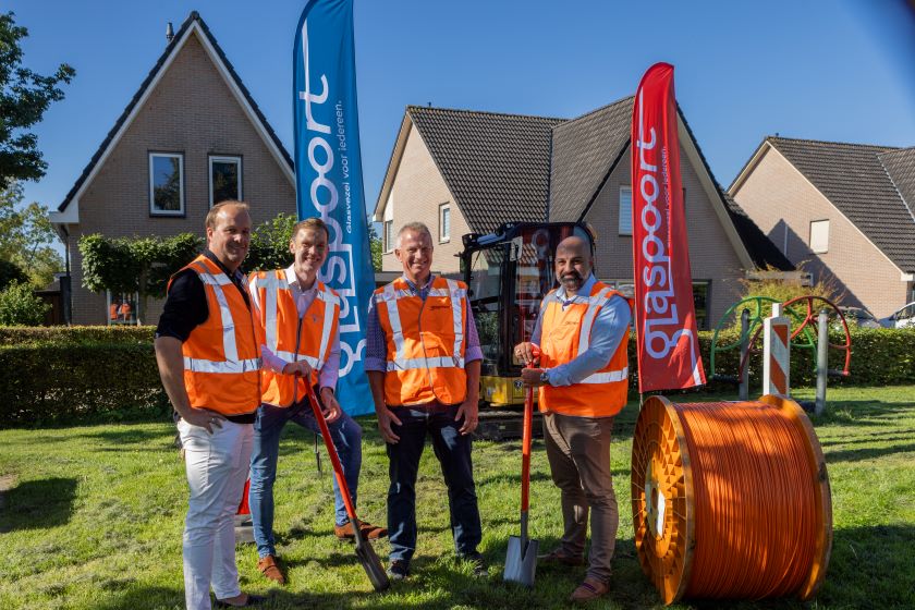 Glaspoort legt glasvezel aan voor 500 huishoudens in Randwijk en Slijk ...